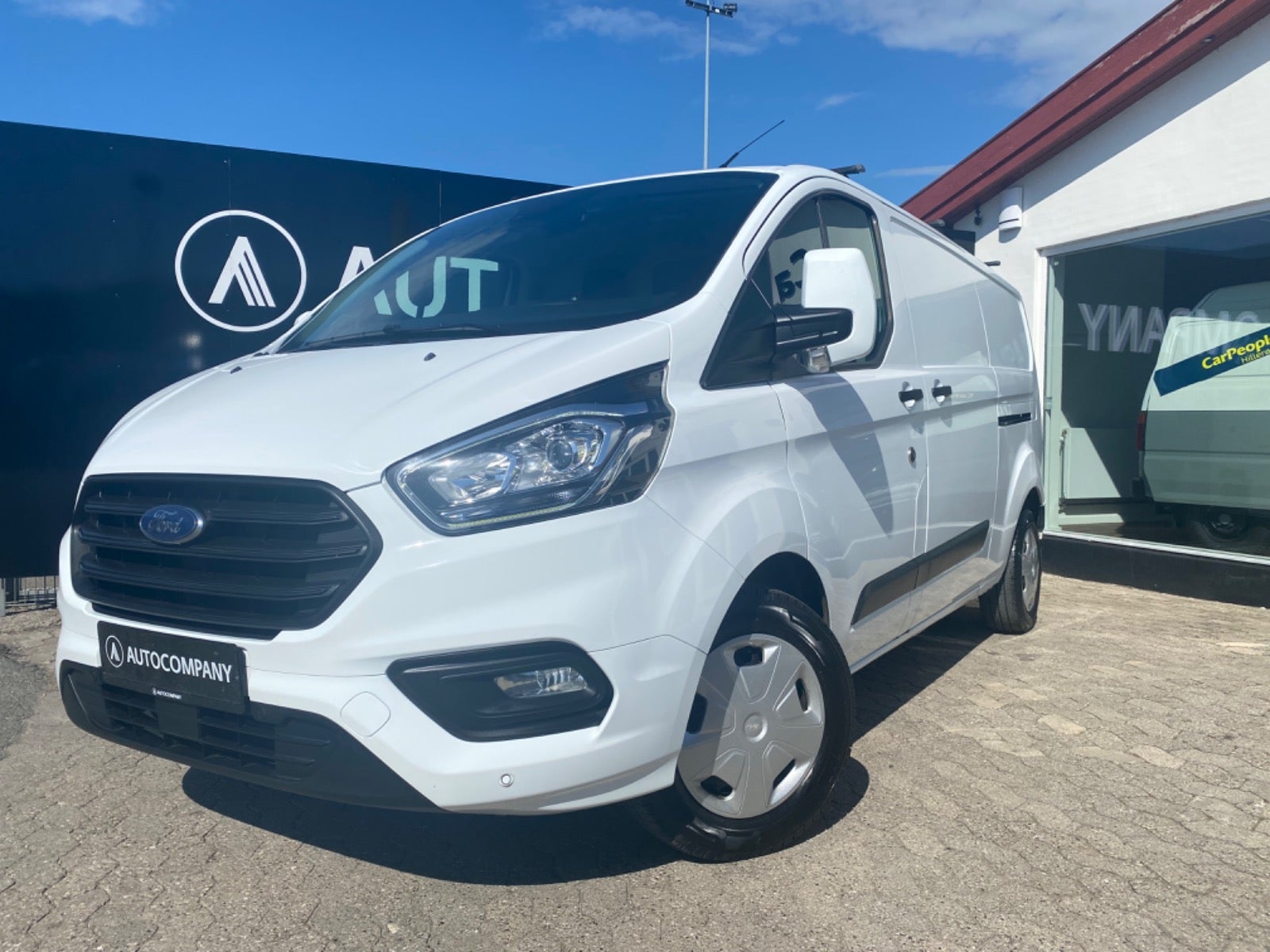 Ford Transit Custom 320L TDCi 130 Trend - CarPeople